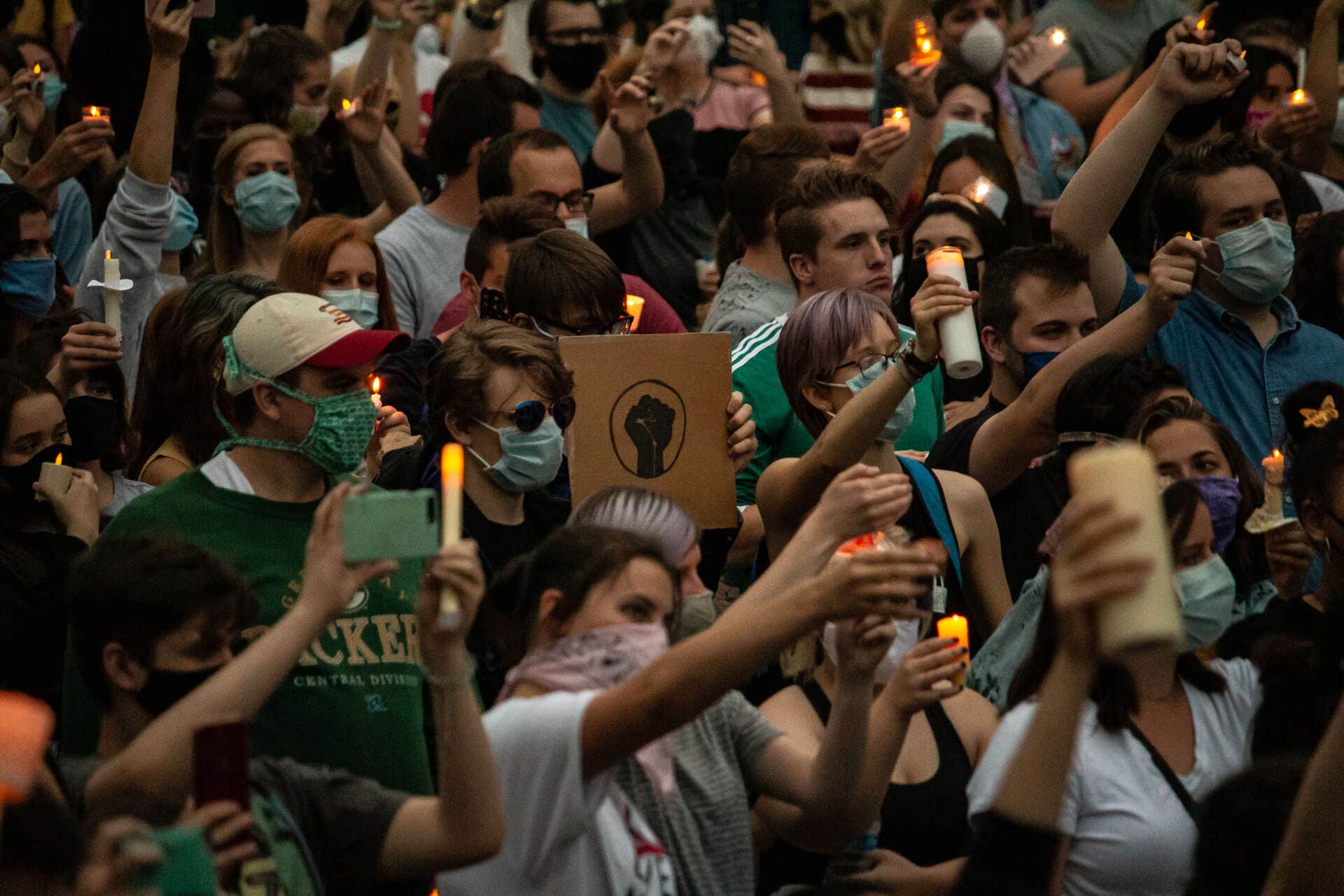 Candlelight Vigil in Provo gathers more than a thousand people - UVU REVIEW