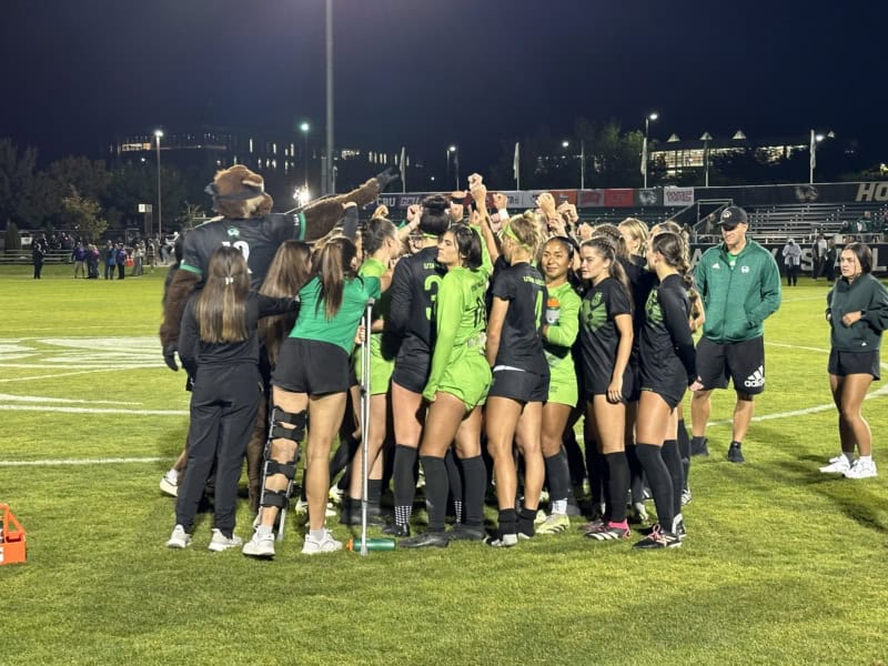 Dominant first half leads UVU over UTRGV. - UVU REVIEW