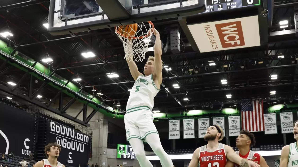 Toolson's game winner lifts Utah Valley over Murray State, 77-75 - UVU ...